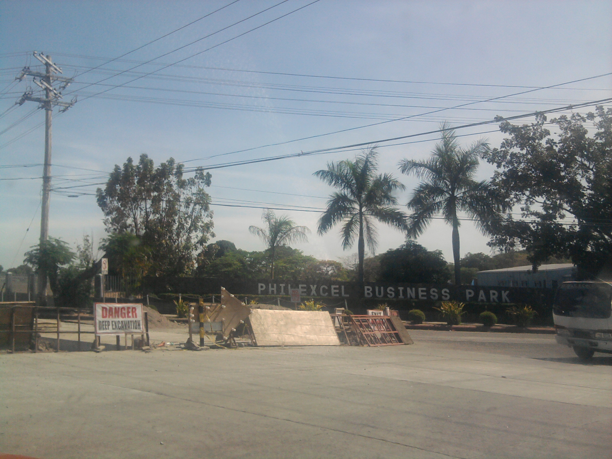 File:Philexcel Business Park Clark Field, Angeles City, Pampanga.jpg ...